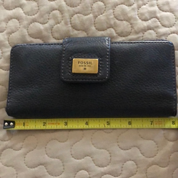 Fossil | Bags | Fossil Wallet | Poshmark